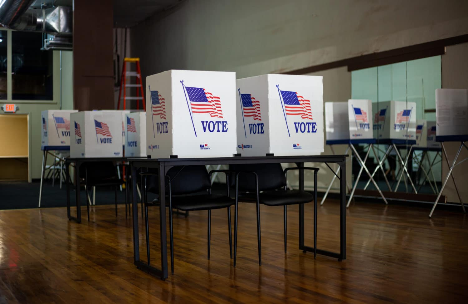 Early Voting Numbers in Texas Beat 2016 Voting Record - crednews