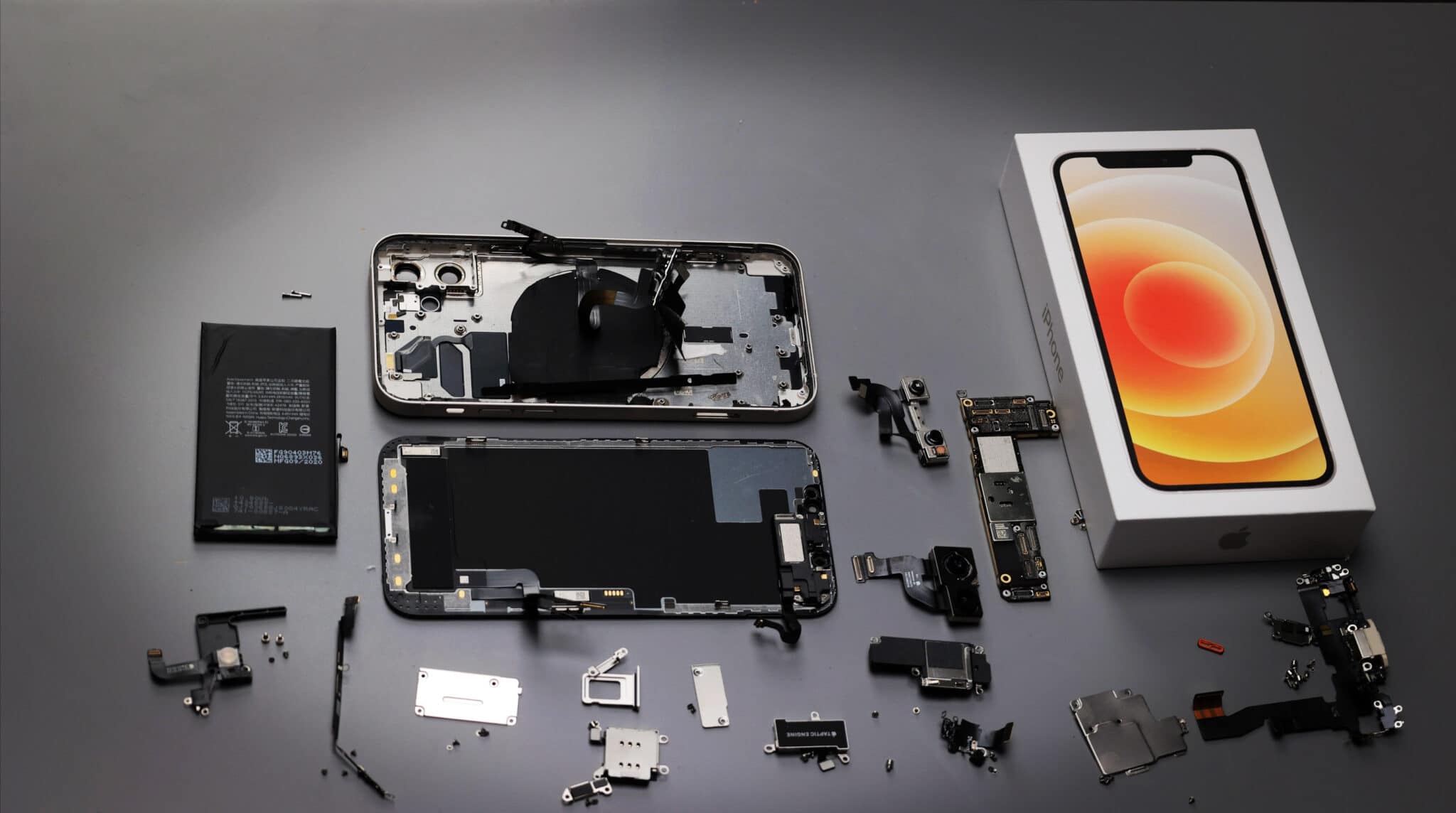 Apple Launches Nationwide DIY Repair Program - crednews